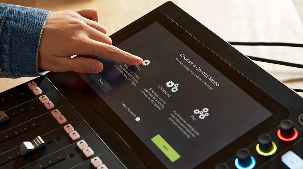 DLZ Creator 今までの概念をくつがえすデジタルミキサー Technology | MACKIE